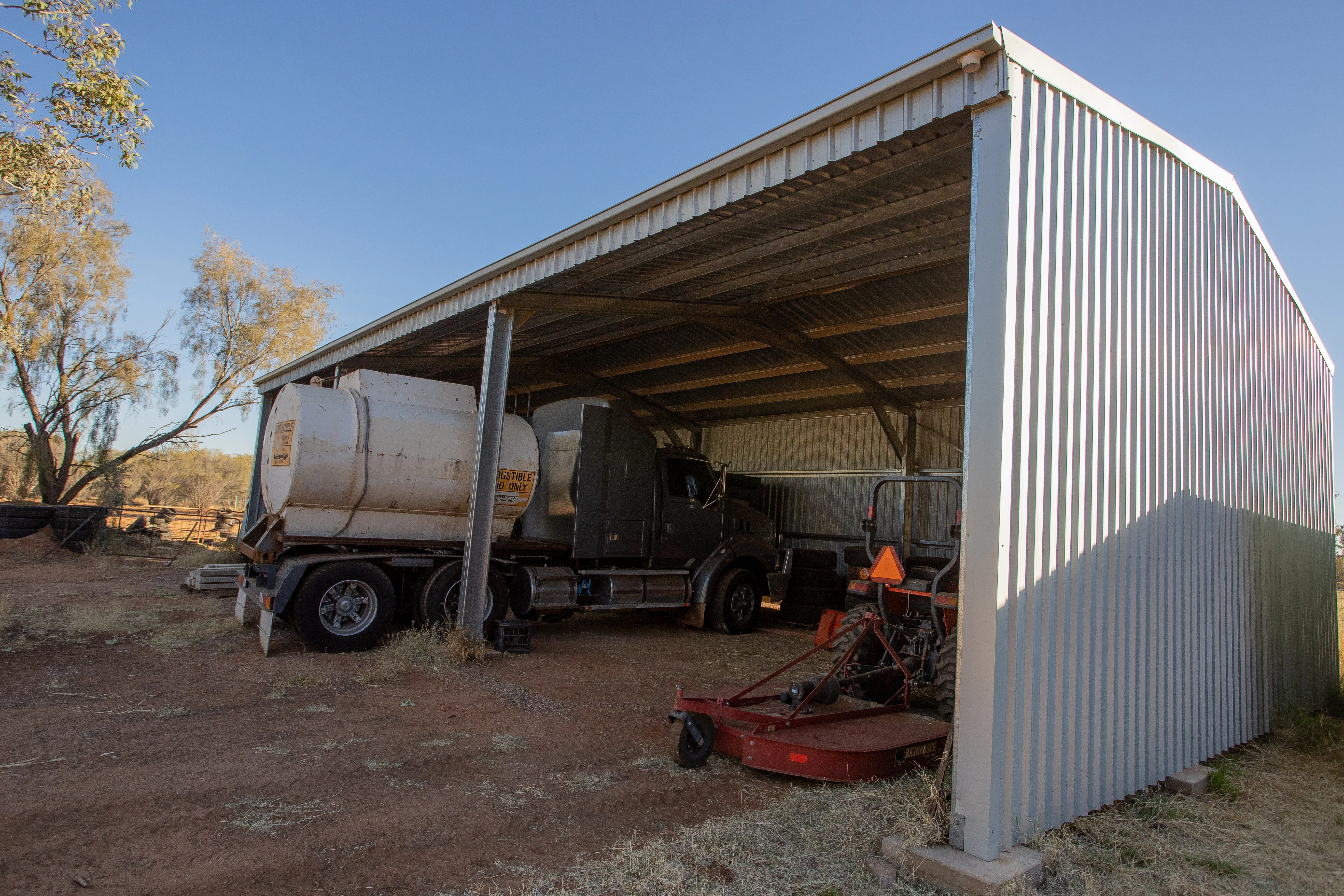 Open Bay Farm Storage
